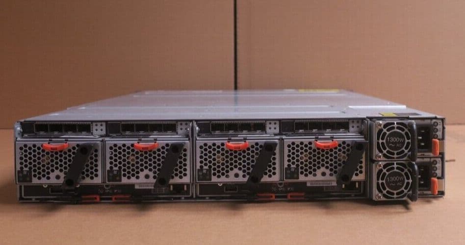 IBM FlashSystem 900 12x MicroLatency Bay Storage Enclosure 9843-AE2 2x Canister