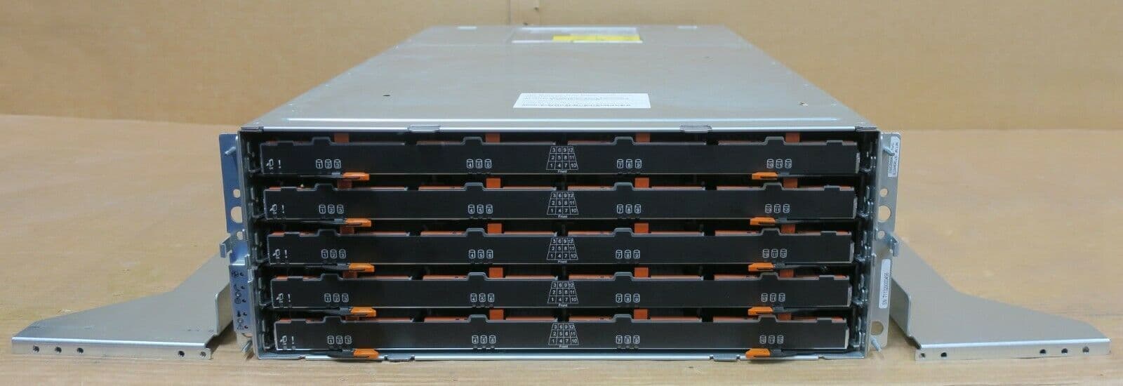 IBM NetApp DE6600 Disk Enclosure 60x 3TB 3 5" HDD 2x Control Module I/F ...
