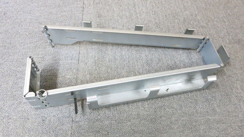 IBM P01R0590 H22933U X3650 Server Cable Management Arm 01R0591