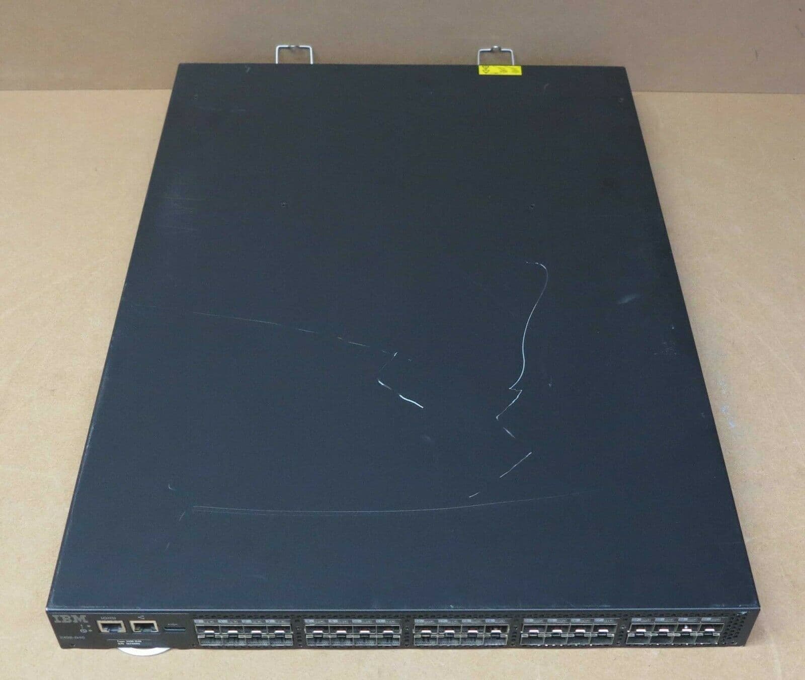 IBM SAN40B-4 2498-B40 40-Port FC 8G Switch 24-Ports Active Licenses