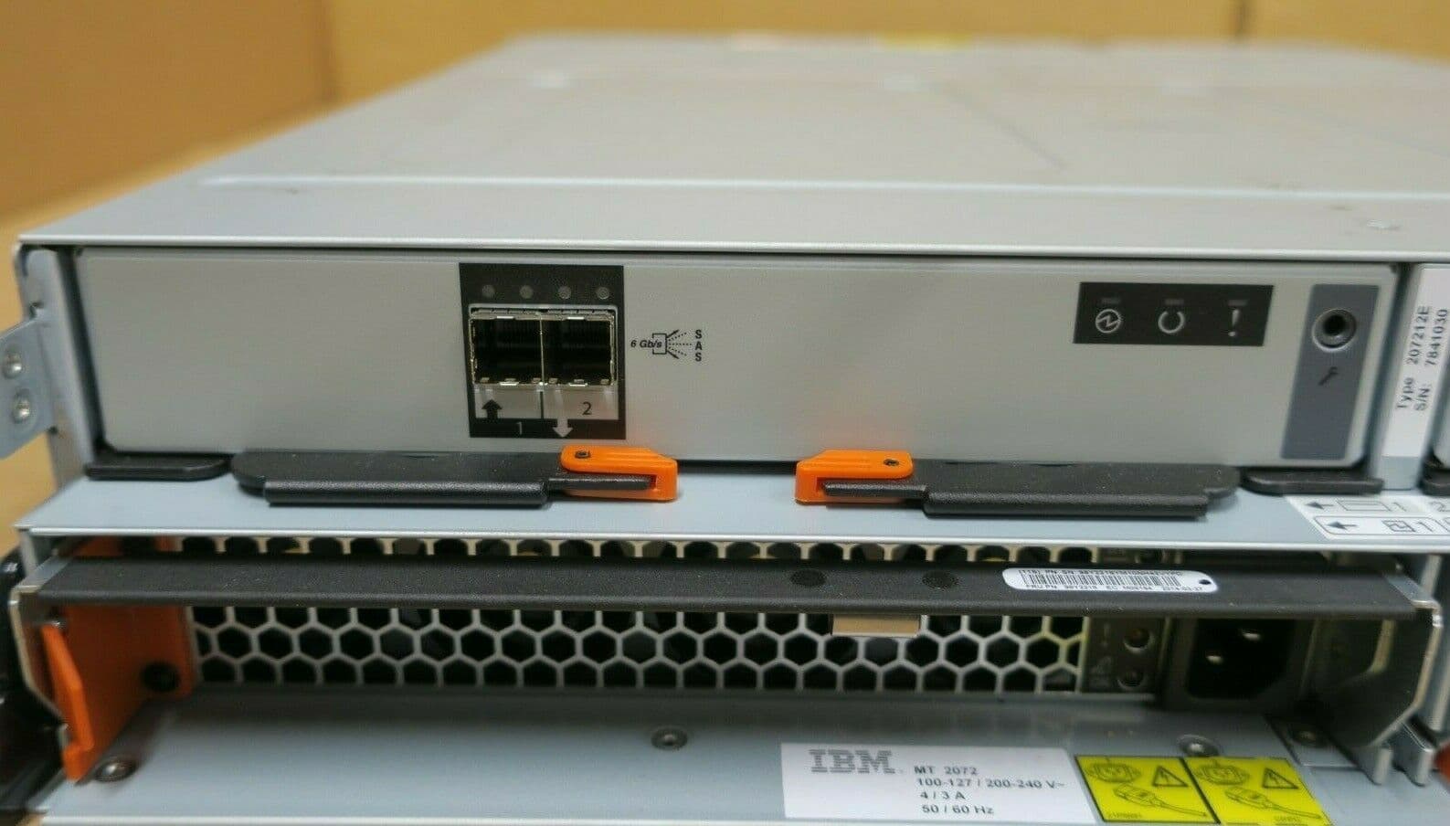 IBM Storwize V3700 2072-12E Expansion Array 2x Expansion Canister