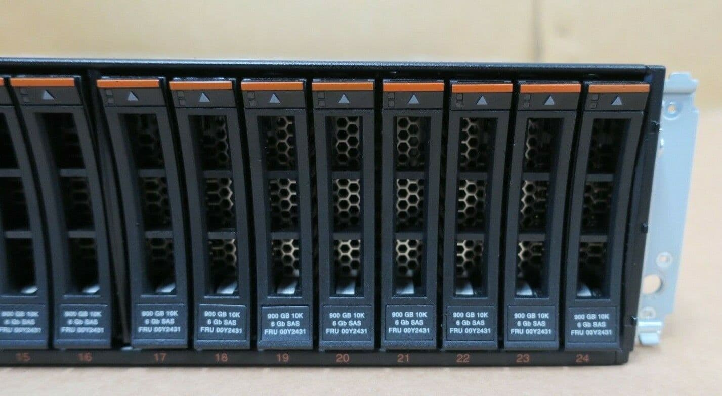 IBM Storwize V3700 2072-24E Expansion Array 25x 900GB HDD 2x Exp cable