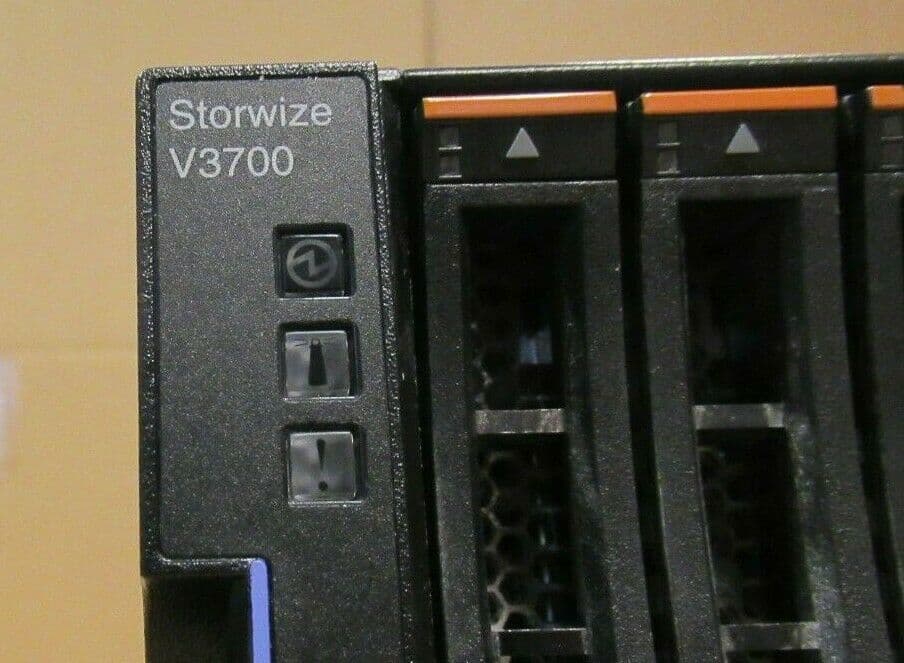 IBM Storwize V3700 5x1TB 7 2K 19x600GB 1G iSCSI 8G Fibre Channel SAN Array