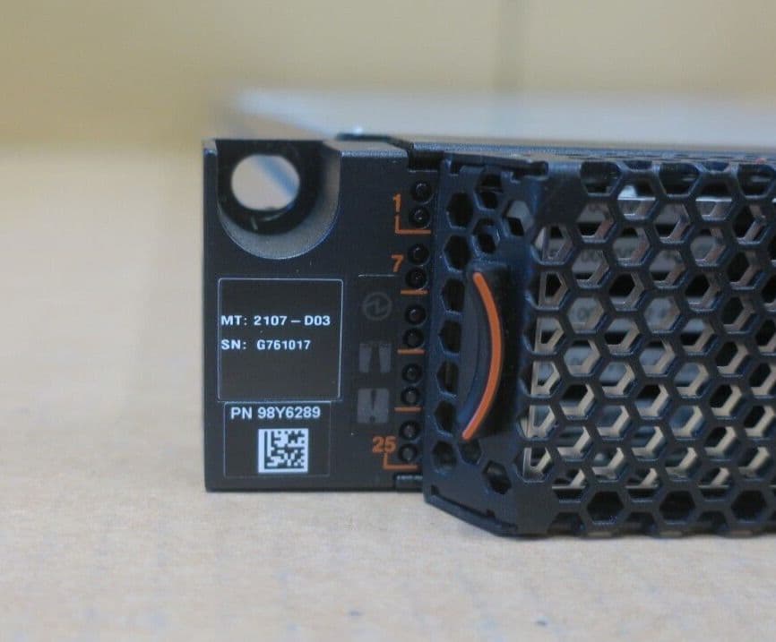 IBM System Storage DS8000 2107-D03 30x 1 8" Bay 2x Controller 30x 400GB ...