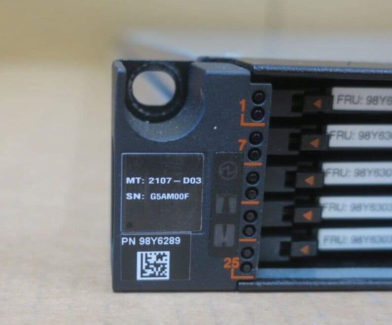 Ibm System Storage Ds8000 2107 D03 30x 1 8 Bay 2x Controller 30x 400gb 1 8 Ssd