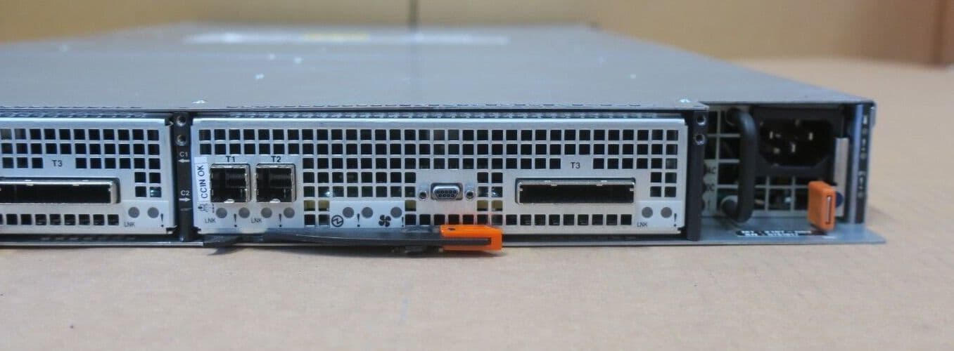 IBM System Storage DS8000 2107-D03 30x 1 8" Bay 2x Controller 30x 400GB ...