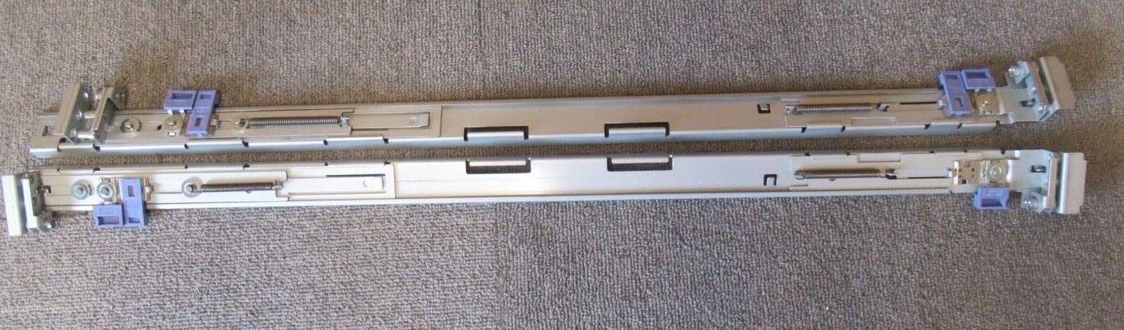 IBM X325 X330 X335 Rack rails Kit 32P9109 / 32P9108