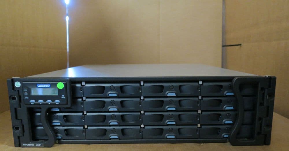 Infortrend EonStor ESS16G2B1 - 2 x PSU S16F-G1840-4 8GB FV Controller Array