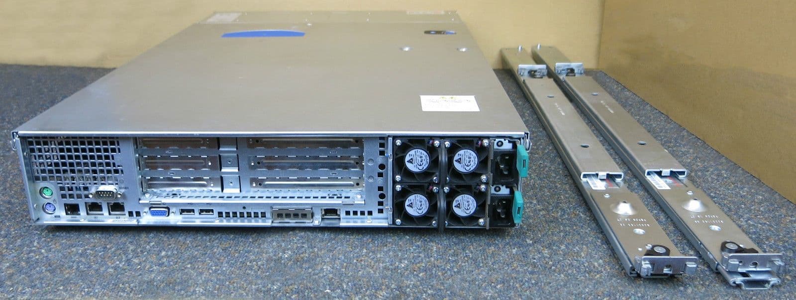 Intel D43689-012 SR2500 Rackmount Server 2x 2GHz QUAD-CORE 18GB RAM 2TB SATA