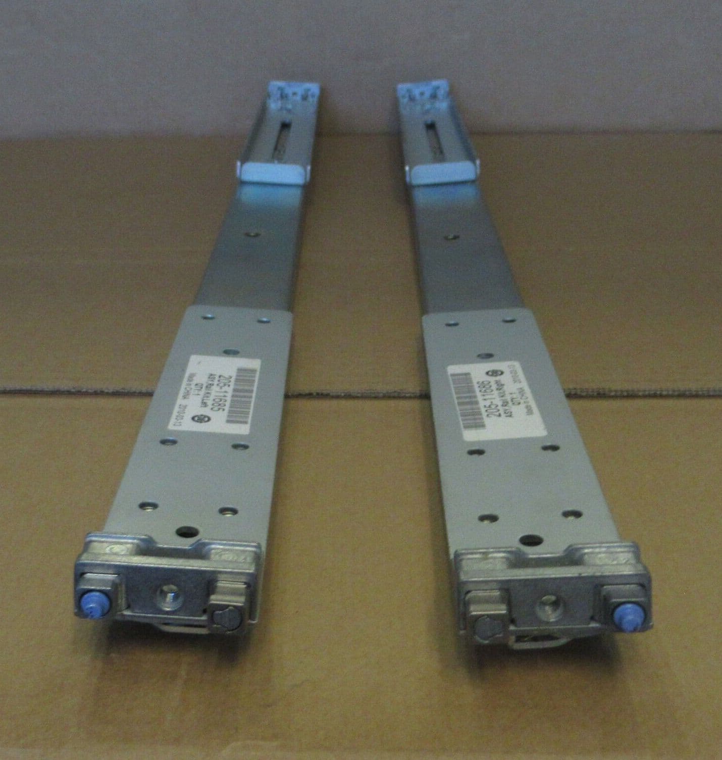 Intel SR2600 1U Left Right Sliding Rack Mount Rails 205-11685 / 205-11686