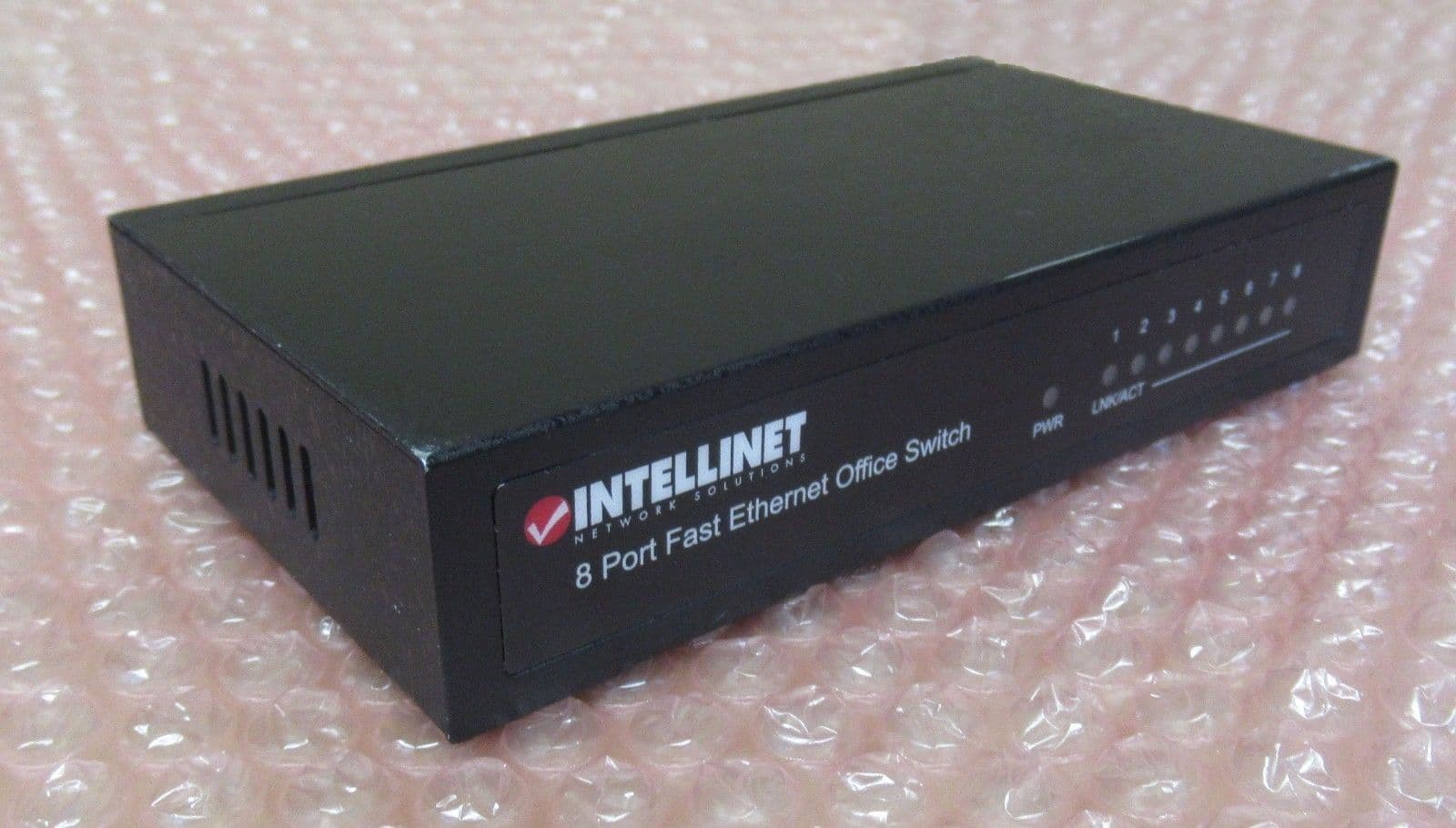 Intelligent 8 Port 523318 Fast Ethernet Office Switch 8 x 10/100Base-TX