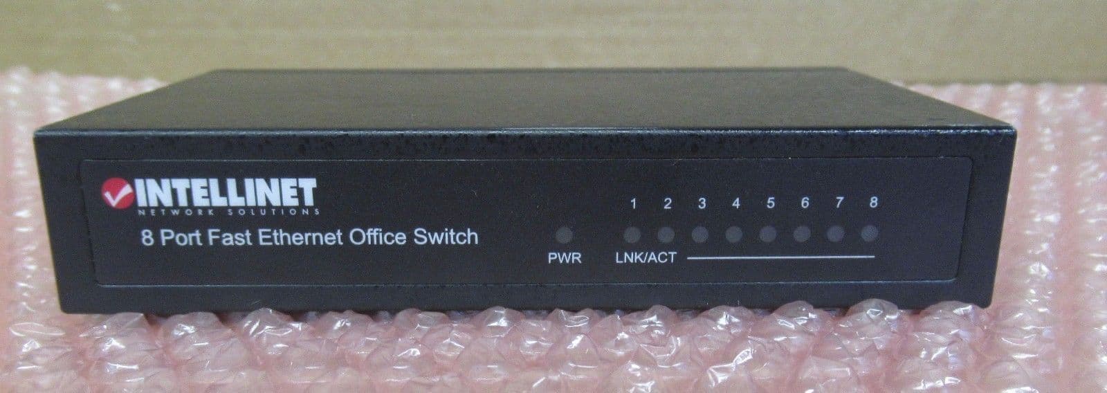 Intelligent 8 Port 523318 Fast Ethernet Office Switch 8 x 10/100Base-TX