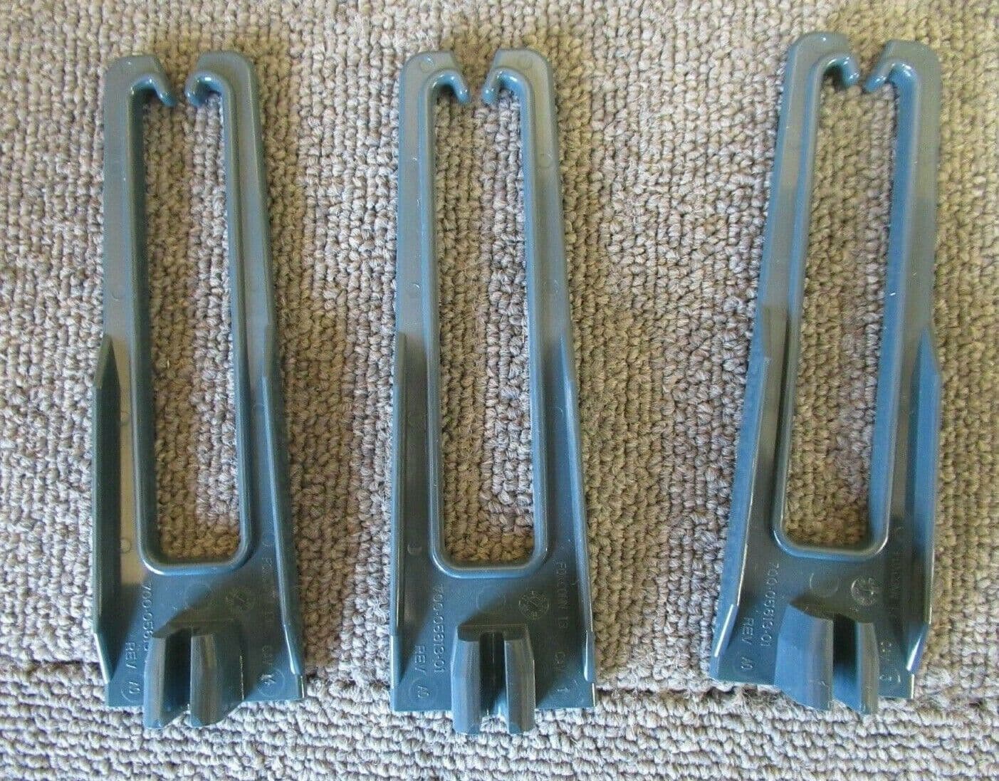 Job Lot 32 x Cisco 700-05613-01 Plastic Server Cable Management Clip ...