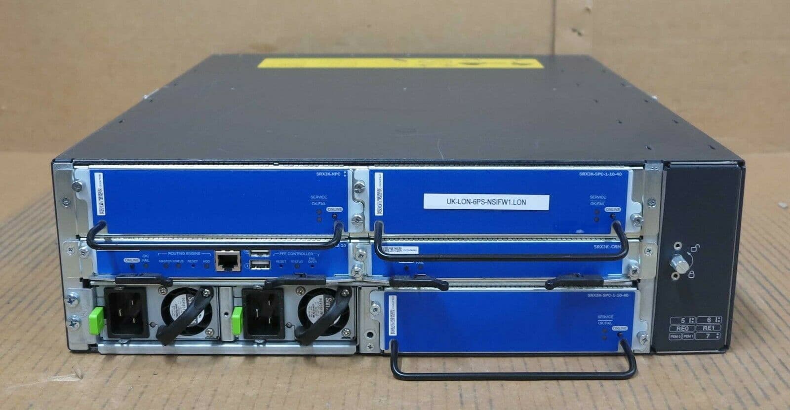 Juniper Networks SRX3400 Services Gateway 8 x Modules 2x PSU SRX3400BASE-AC-A