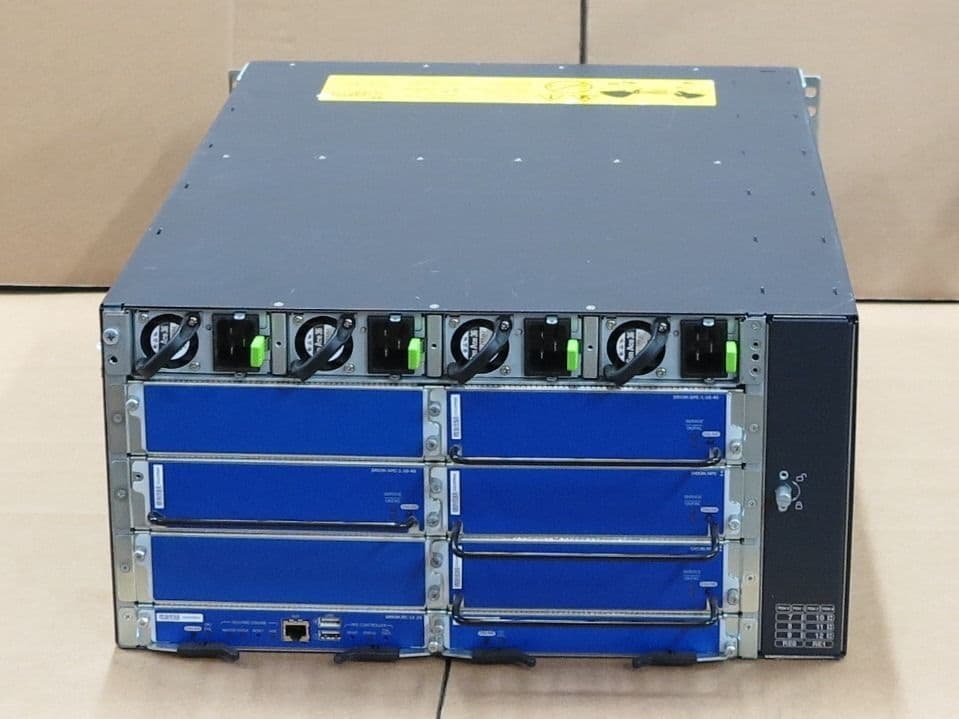 Juniper Networks SRX3600 with 2x SPC 2x NPX 1x RE 1x CRM 1x 2XGE 1x SFB