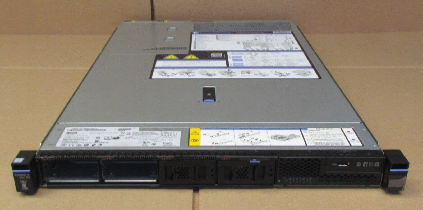 Lenovo System x3550 M5 2x 8C E5-2620v4 2 10GHz 32GB 4x 2 5" Bay 1U Rack Server
