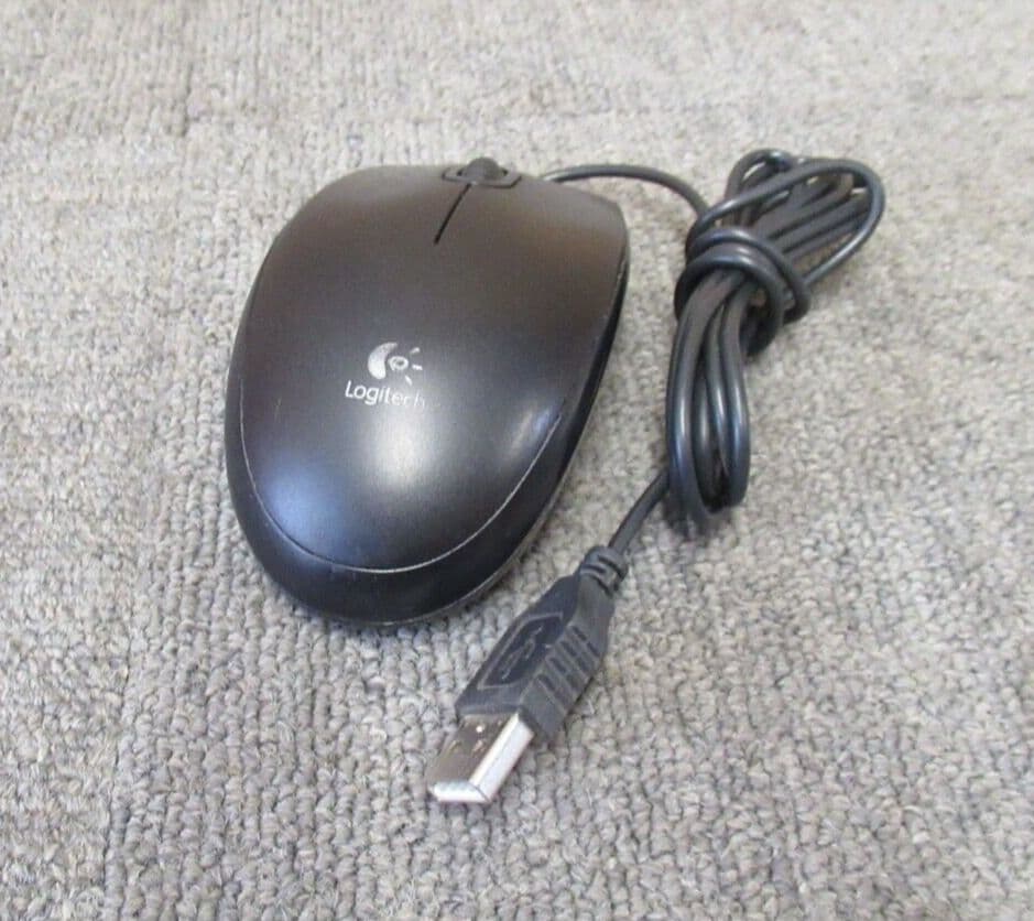 Logitech B100 810-002149 Black USB Wired 3-Button Optical Mouse
