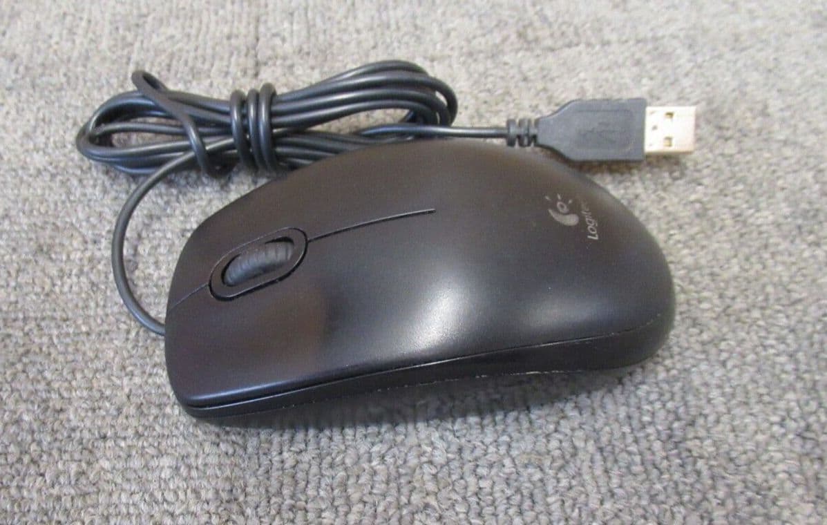 Logitech B100 810-002149 Black USB Wired 3-Button Optical Mouse