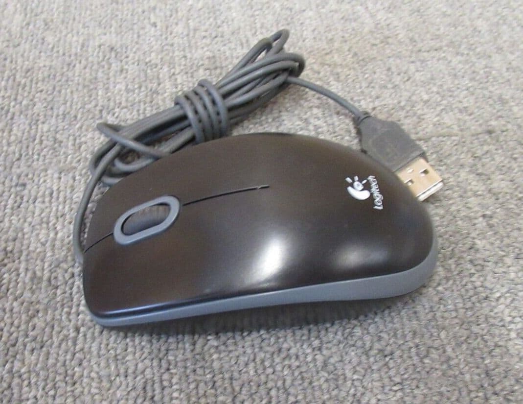 Logitech M-U0026 810-002182 Black USB Wired 3-Button Optical Mouse