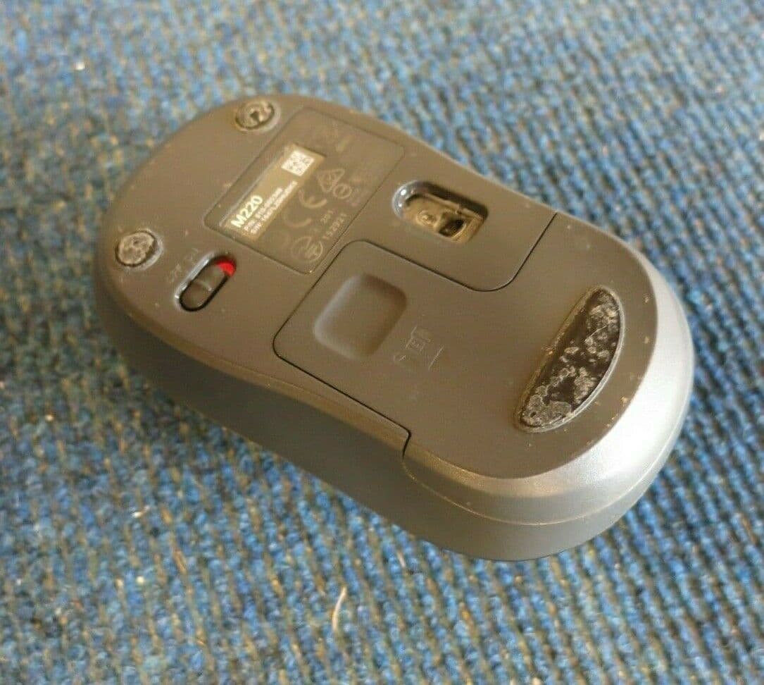 Logitech M220 810-005349 Silent Wireless Optical Scroll Wheel Mouse And ...