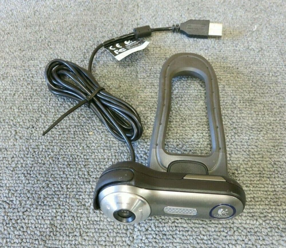 Logitech V-UAR33 861304-0000 USB Wired 1 3 Megapixel QuickCam Fusion Webcam