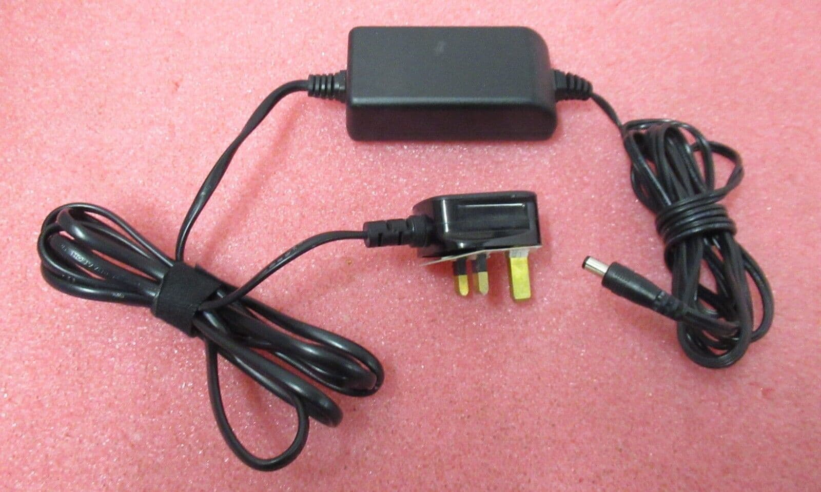 M SD-0615 UK 3 Pin Plug Switching AC Power Adapter charger 6V 2 05A 15W