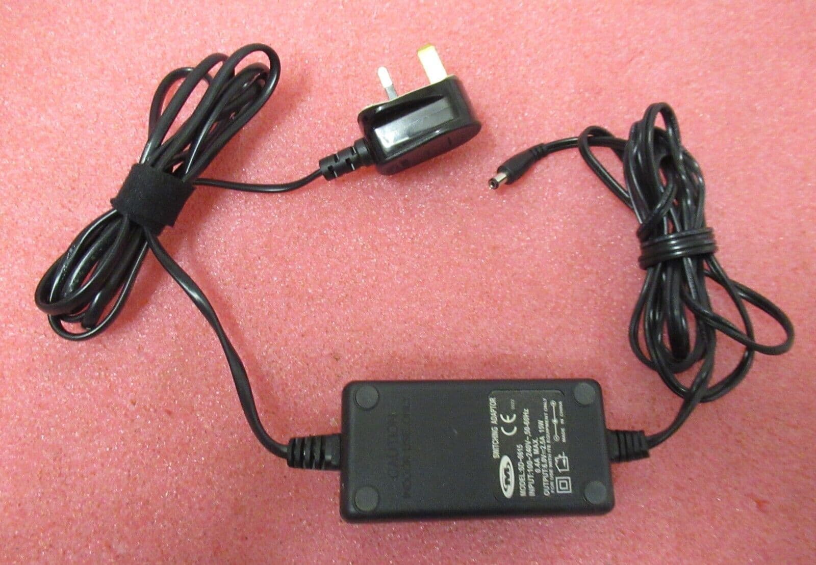 M SD-0615 UK 3 Pin Plug Switching AC Power Adapter charger 6V 2 05A 15W