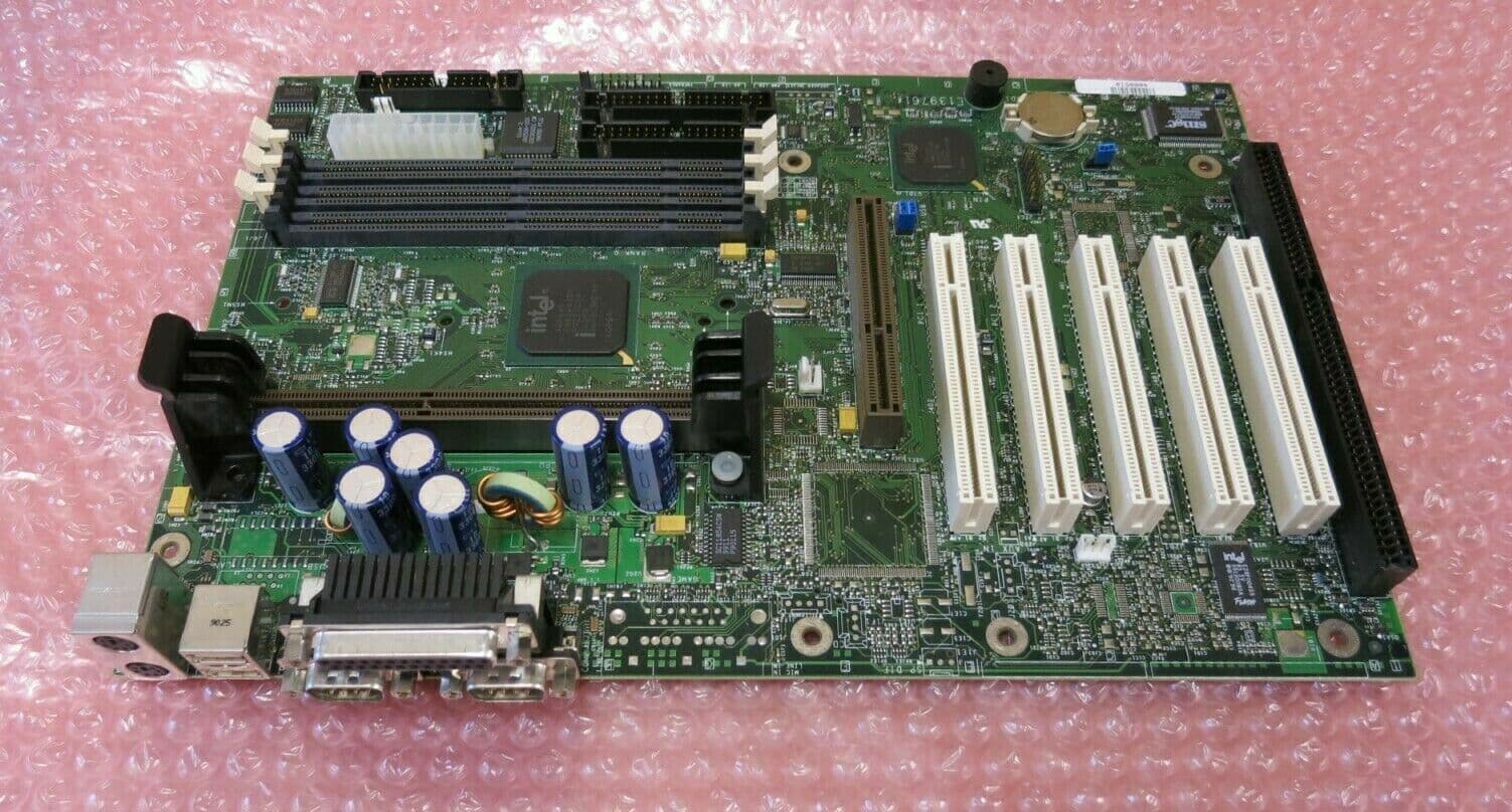 MB Gateway 400510 744110-202 Slot 1 Intel AA Motherboard Card