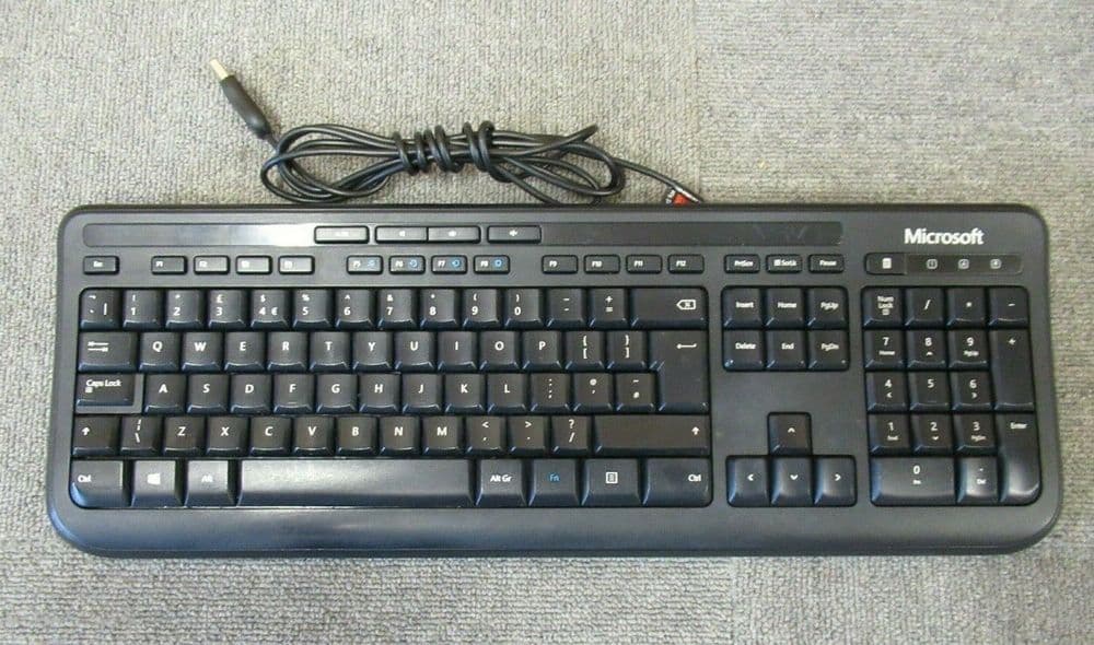 Microsoft 1576 X880609-003 Black Wired USB Computer Keyboard 600