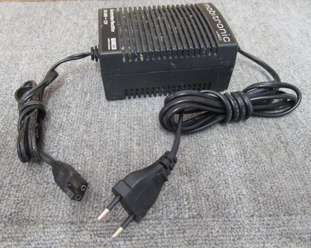 Mobitronic EPS-815U EU Plug Switching AC Power Adapter 65W 13V 5A