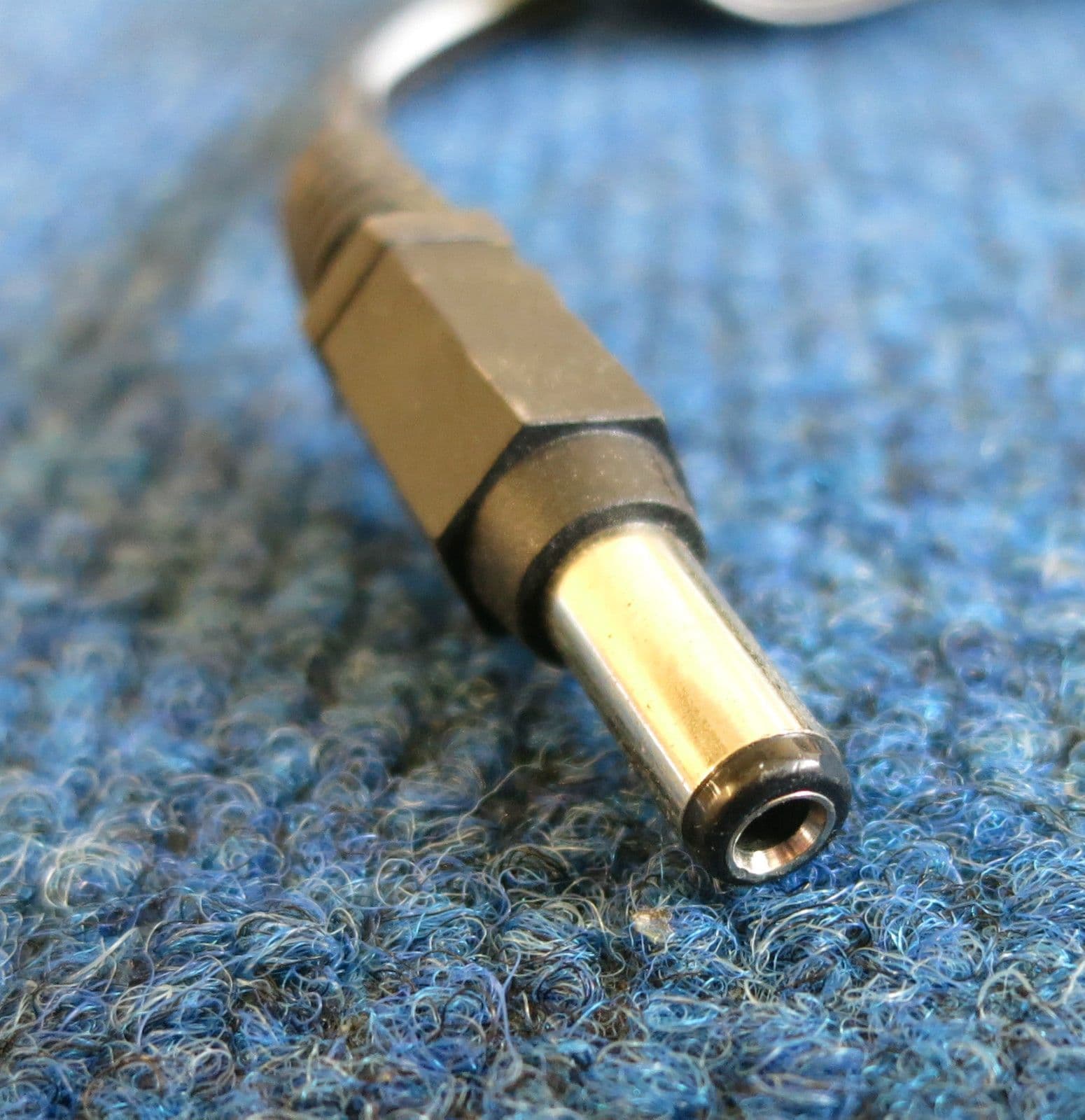 MW MD050S120 UK Plug AC Power Adapter Charger 6W 5V 1200mA