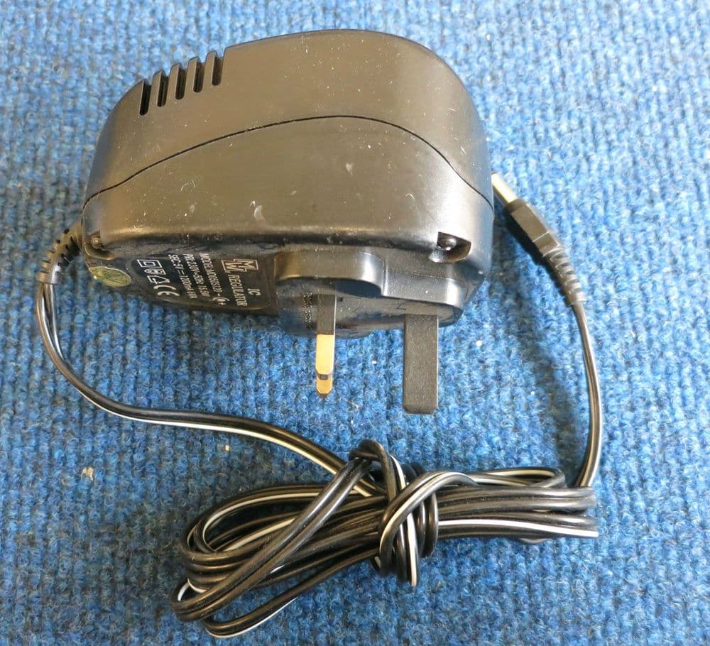 MW MD050S120 UK Plug AC Power Adapter Charger 6W 5V 1200mA