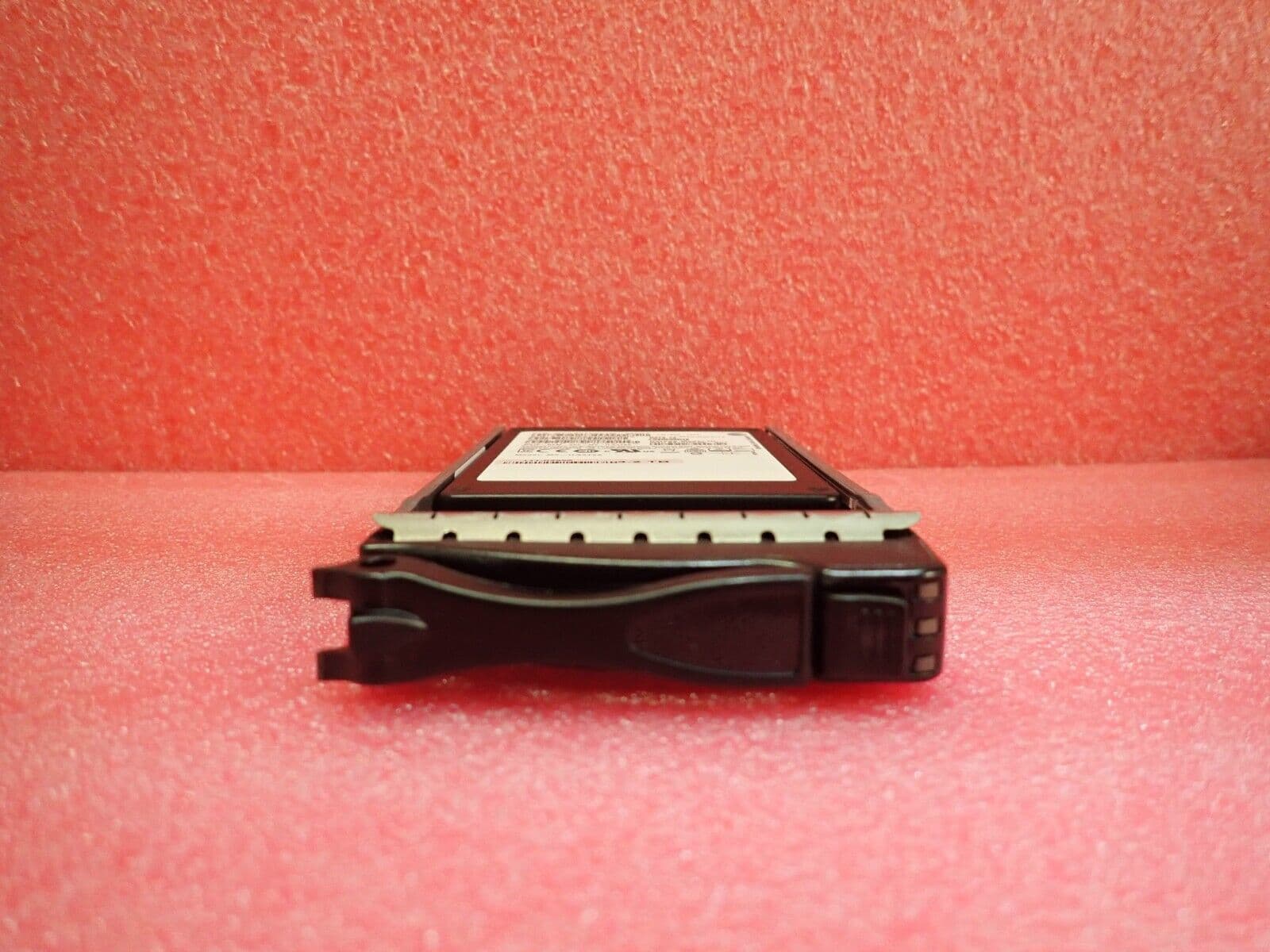 NetApp 3 2TB SSD SAS 12G MU Solid State Drive E-X4079A 111-02995 DE5600