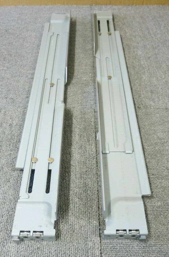 NetApp 404-00303 404-00304 Left And Right Rack Mounting Kit 19" For FAS6220