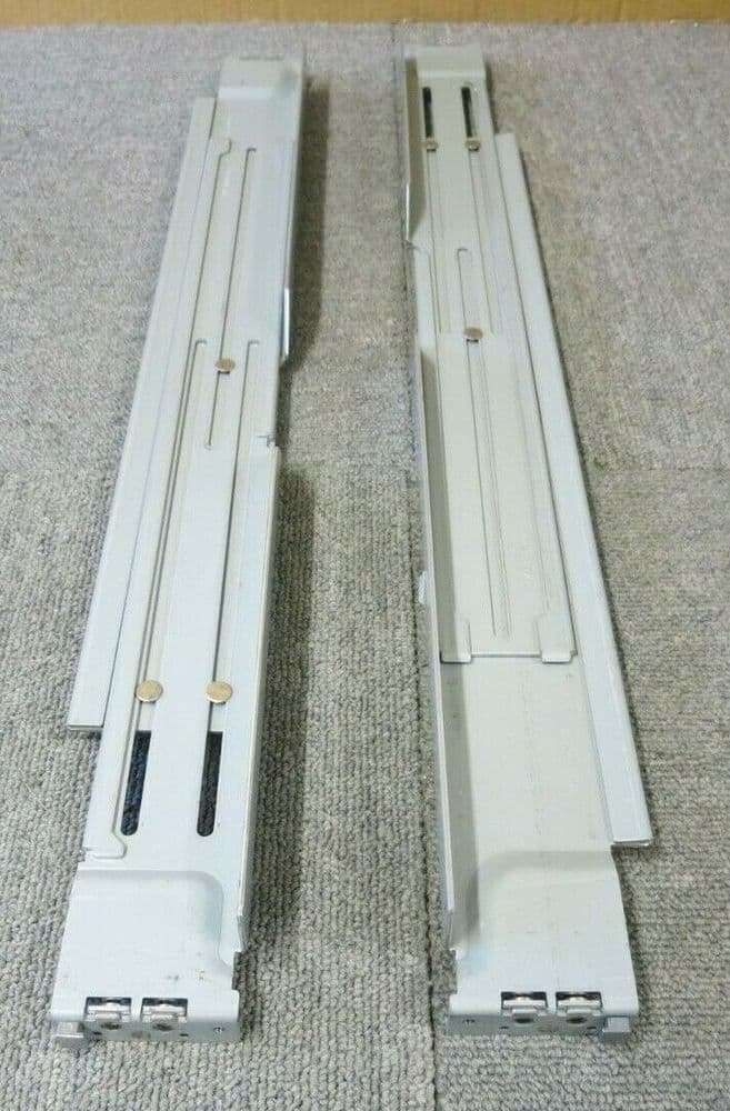 NetApp 404-00303 404-00304 Left And Right Rack Mounting Kit 19" For FAS6220