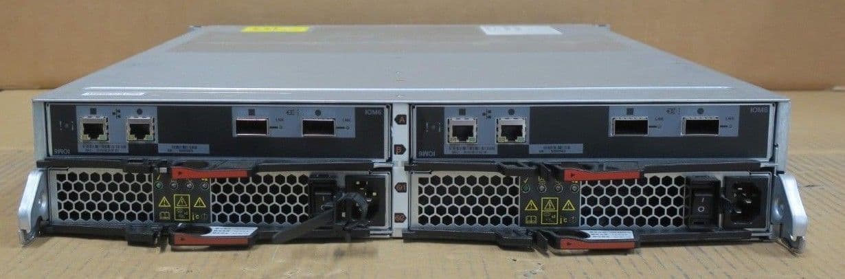 NetApp DS2246 Disk Array 24x 450GB 10K HDD 2x IOM6 Controllers 2x 750w PSU