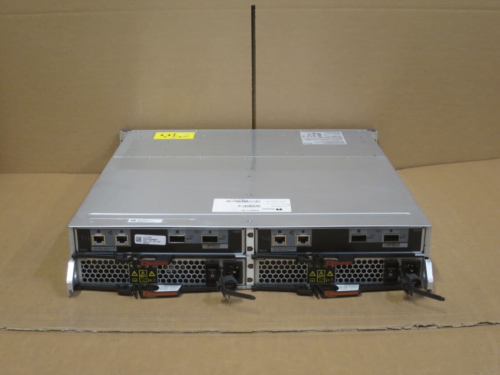 NetApp DS2246 NAJ-1001 Disk Array 24 x 1 2TB 2 5" HDD 2x IOM6 Controllers