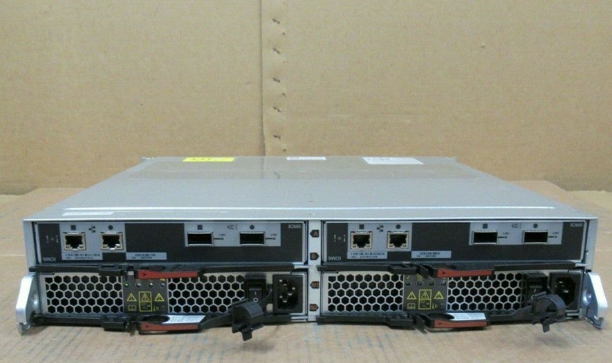 NetApp DS2246 NAJ-1001 Disk Array 24x 600GB 10K HDD 2x IOM6 Controllers 2 x PSU