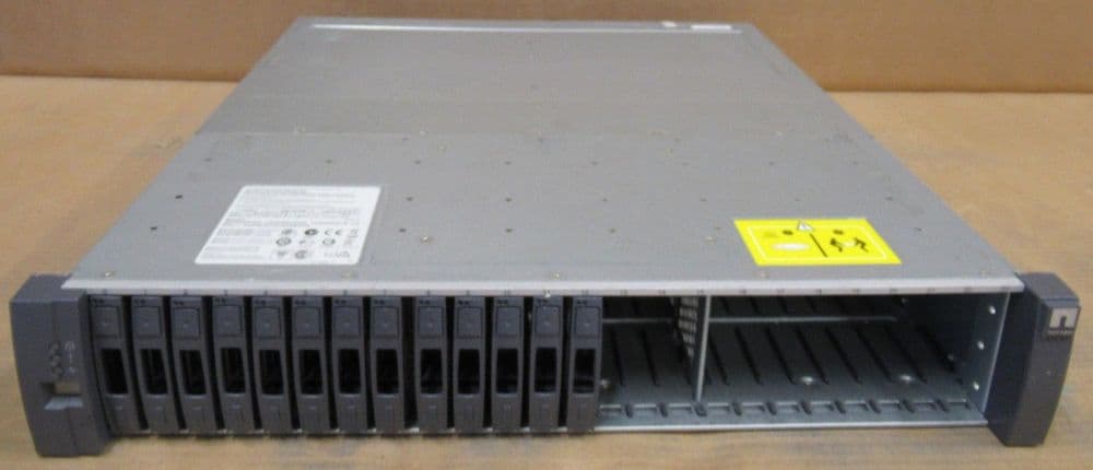 NetApp DS2246 NAJ-1001 Disk Array 9 x 450GB 10K HDD 2x IOM6 Controllers ...