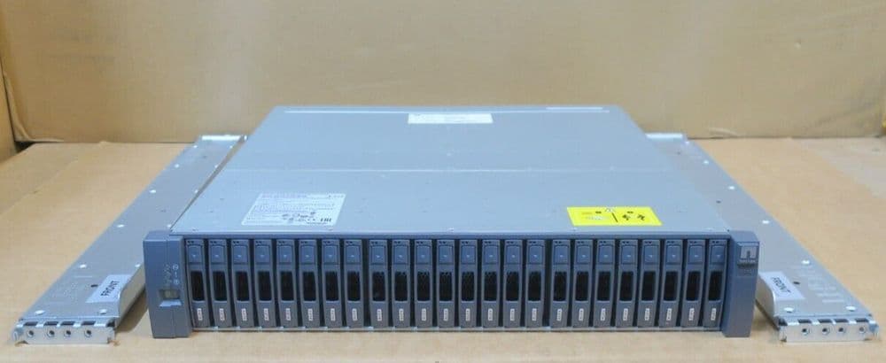 NetApp DS224C NAJ-1501 Disk Shelf 24x 3 8TB SAS SSD 2x IOM12 Controllers 2x PSU