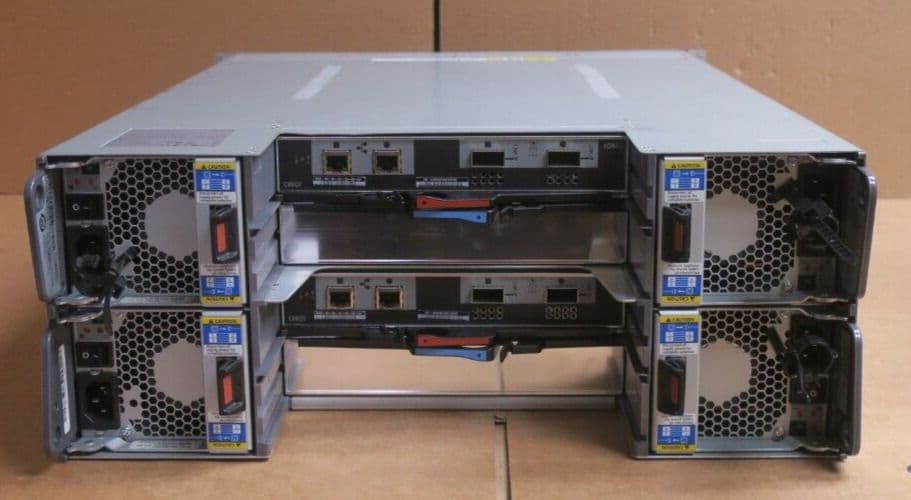 NetApp DS4243 24-Bay Disk Shelf 20x 600GB 15K SAS HDD 2x IOM3 Controllers 4x PSU