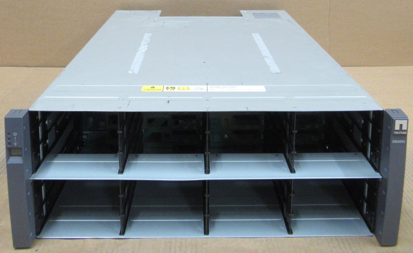 NetApp DS4243 NAJ-0801 24x SAS Bay 2x IOM3 Controllers 111-00569 A0 1x ...