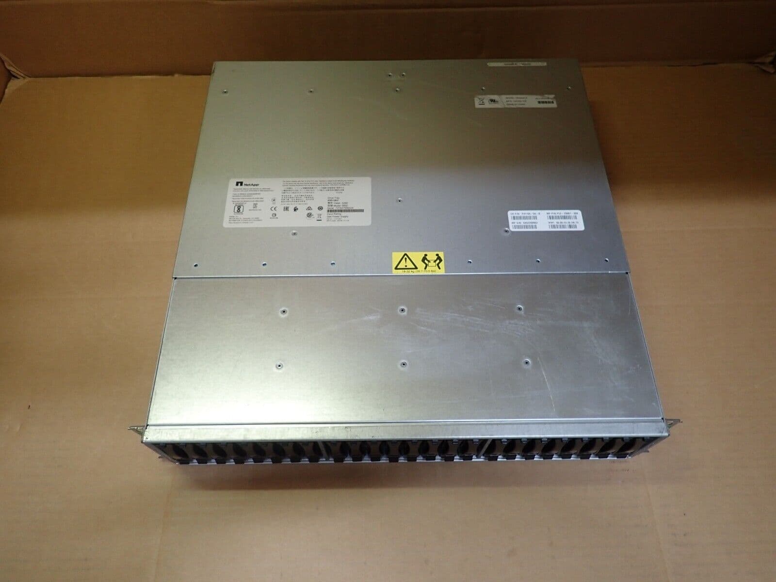 NetApp DS5600 24 bay Expansion Array with 24 x 3 2TB SSD 12G MU E-X4079A