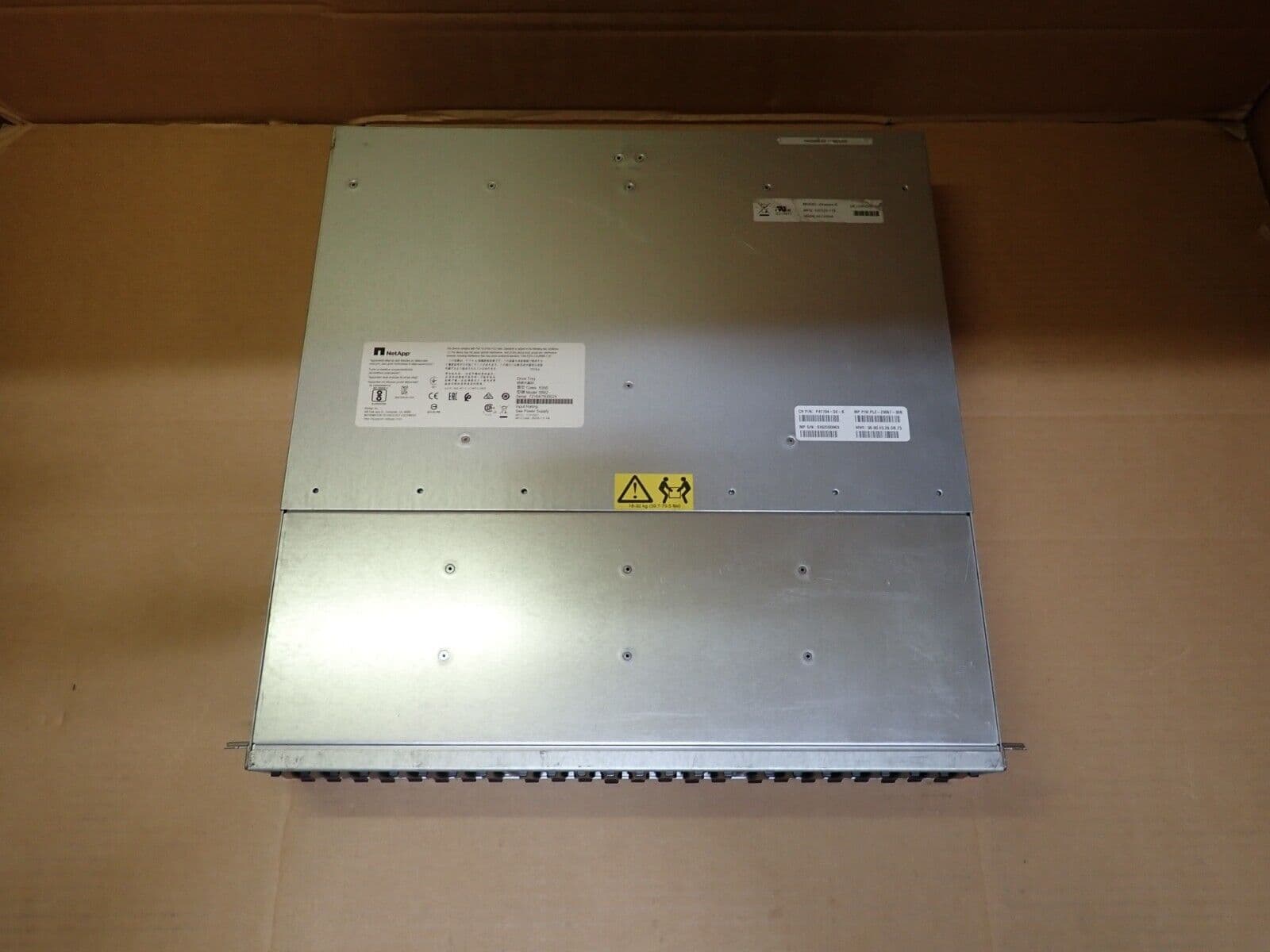 NetApp DS5600 24 bay Expansion Array with 24 x 3 2TB SSD 12G MU E-X4079A