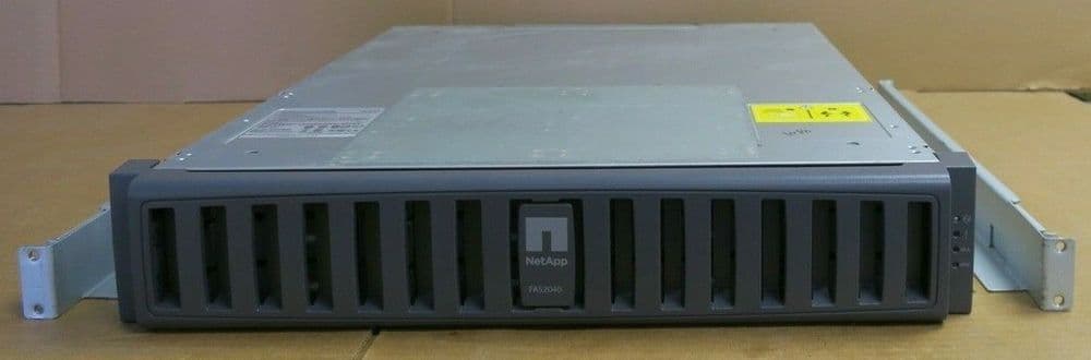 NetApp FAS2040 NAF-0602 12x 300GB 1x Controller 2x 675W PSU Storage System