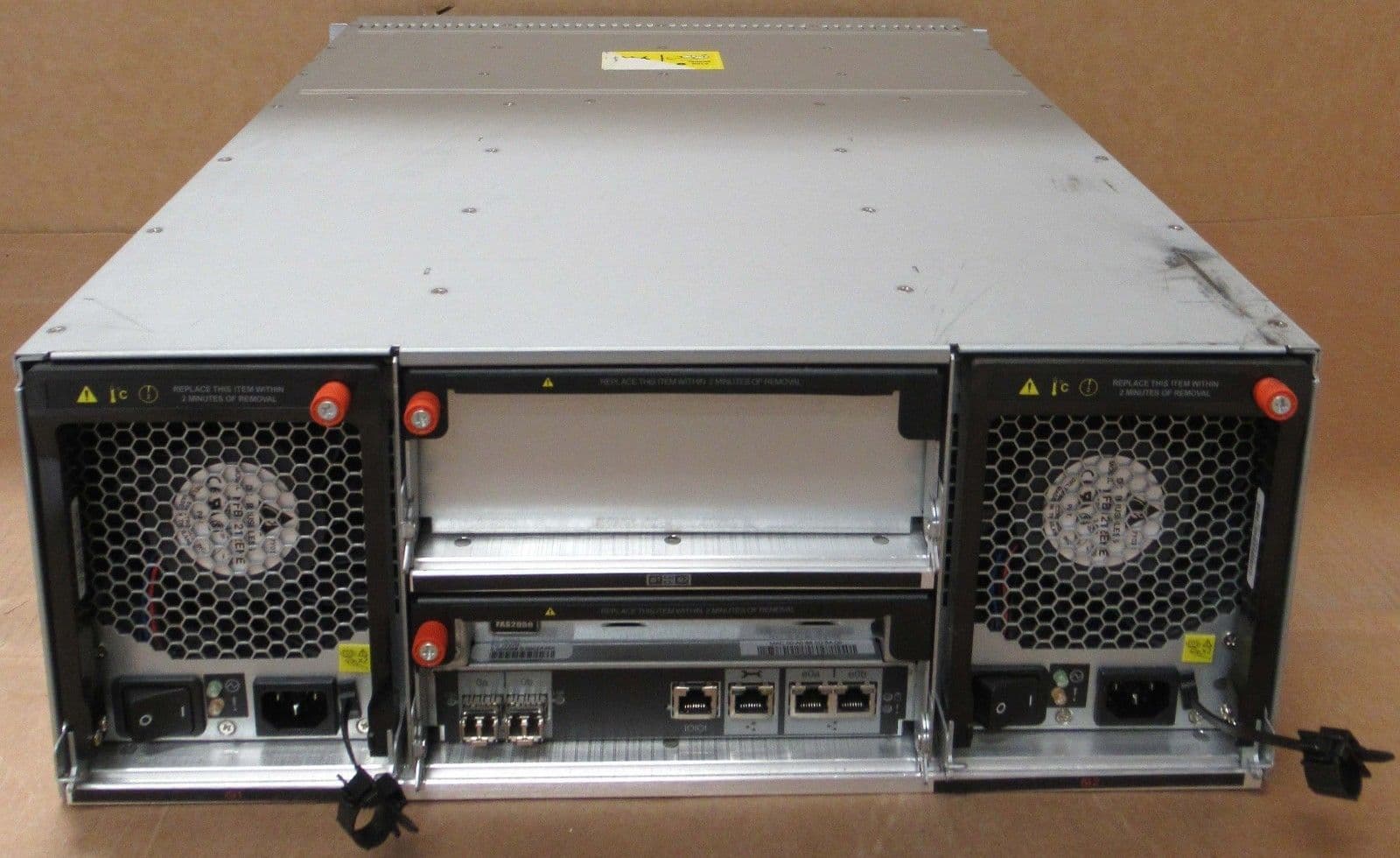 NetApp FAS2050 NAJ-0601 SAN Array 20x SCSI Bays 1x Controller Unit 111 ...