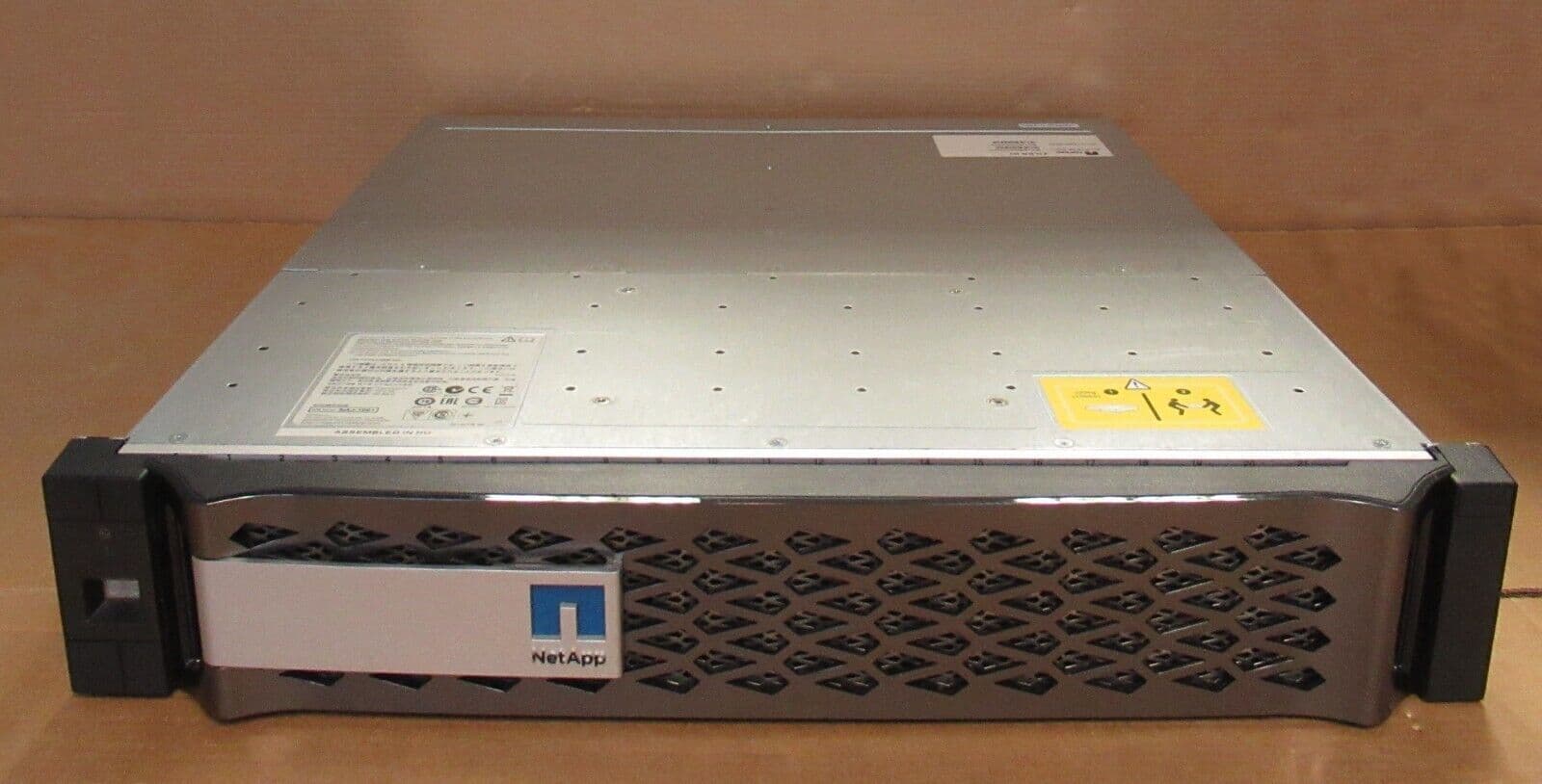 NetApp FAS2552 NAJ-1001 Array 24x 900GB 10K SAS HDD X423A-R5 2 x 111-01324