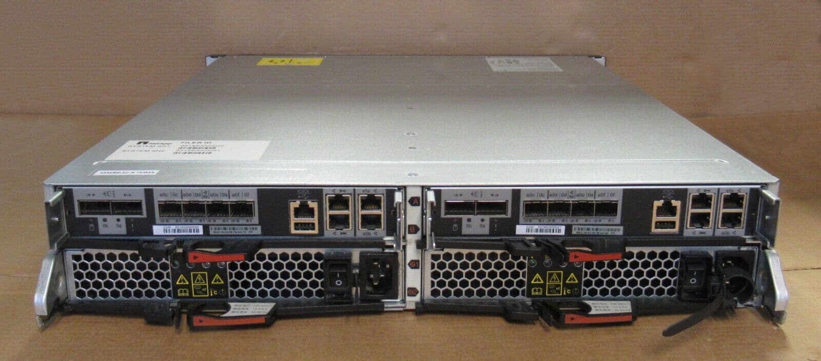 NetApp FAS2552 NAJ-1001 Array 24x 900GB 10K SAS HDD X423A-R5 2 x 111-01324