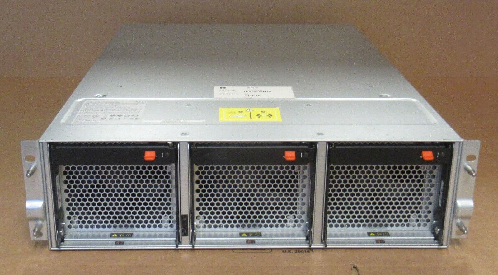 NetApp FAS3250 Filer Array 1x Controller 1x Expansion Module 2 x 1300W PSU