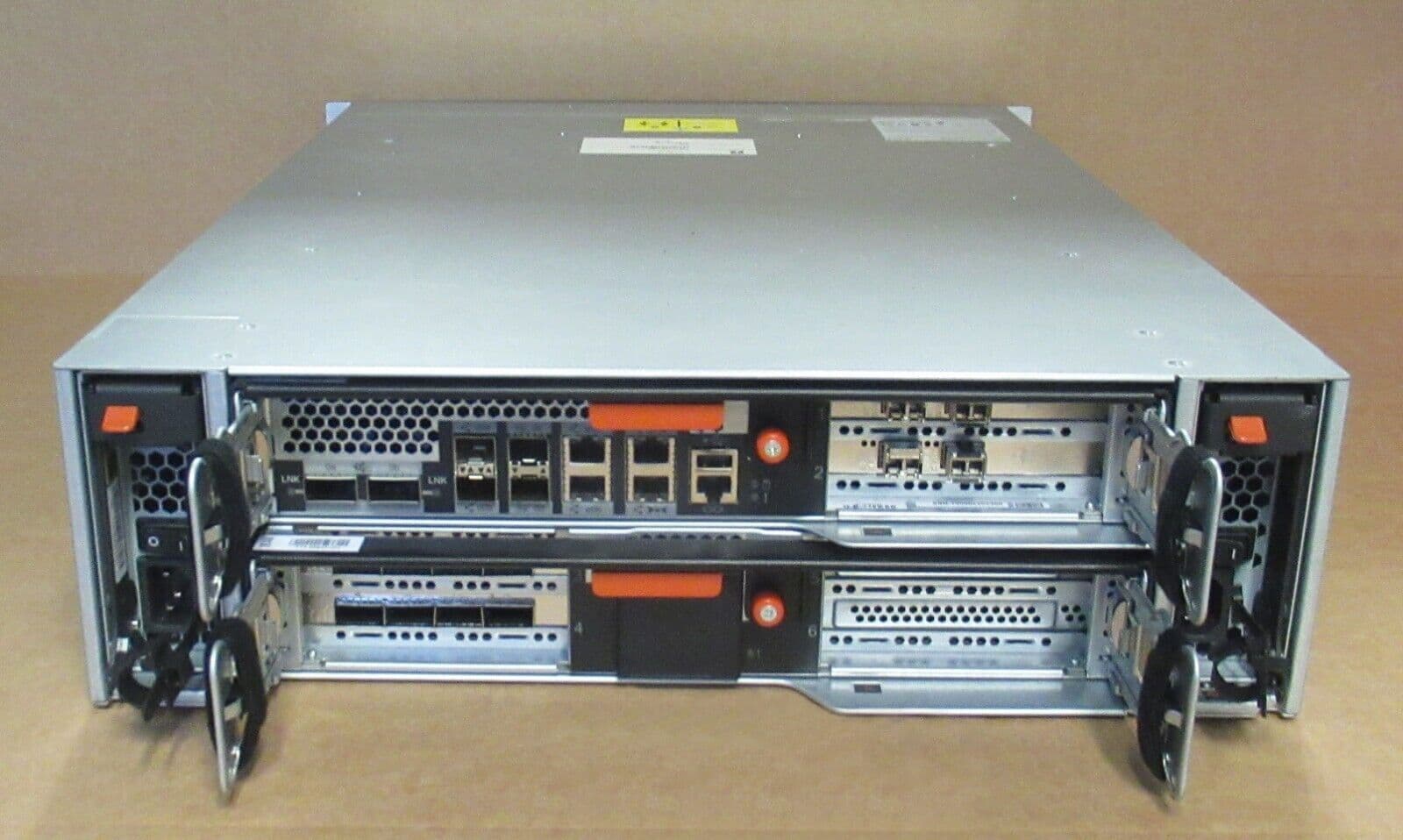 NetApp FAS3250 Filer Array 1x Controller 1x Expansion Module 2 x 1300W PSU